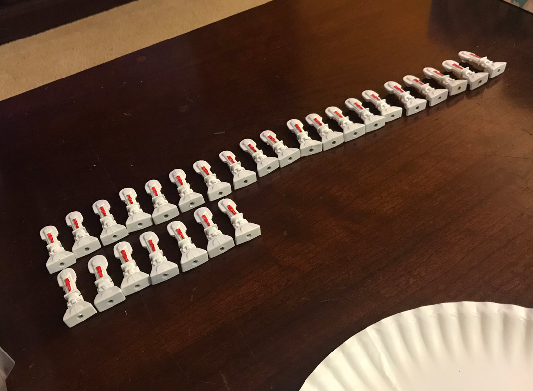 CreatureCantina.com: Droids Custom R5-D4 - The figures and coins!